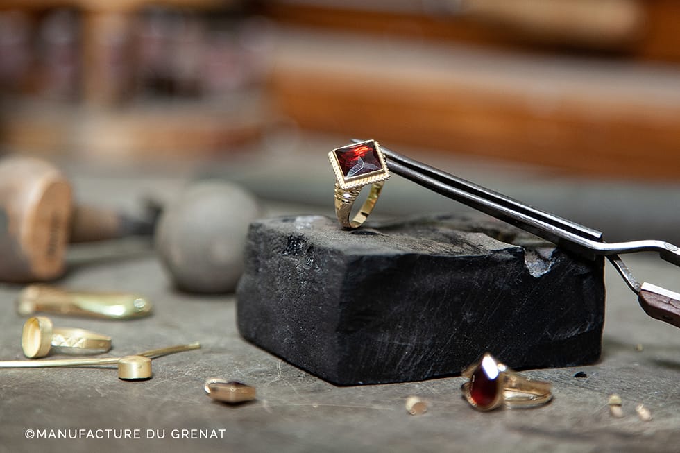 LA MANUFACTURE DU GRENAT - Les métiers d'art d'Occitanie